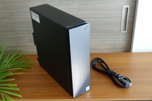 ESPRIMO WD2/E2(WD2/G3)実機レビュー：コンパクトなデスクトップPC/富士通FMVパソコン比較購入ガイド