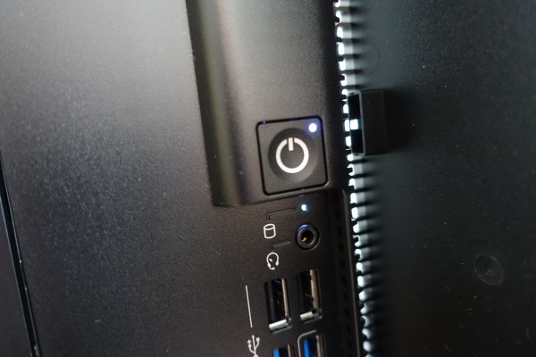 ESPRIMO WD2/E2(WD2/G3)実機レビュー：コンパクトなデスクトップPC/富士通FMVパソコン比較購入ガイド